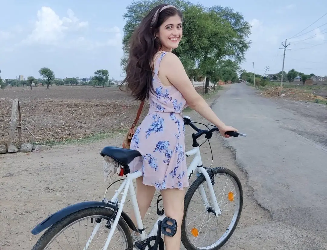 Urvi Singh Biography: Height, Weight, Age, Career, Net Worth